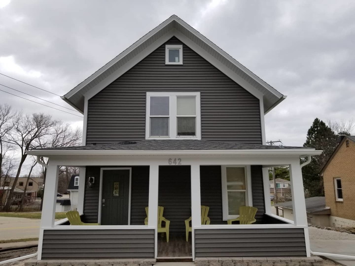 Black Squirrel Farmhouse - (Downtown Oconomowoc) - Oconomowoc, WI