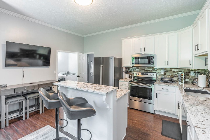 Luxurious 1-bedroom With Free Parking - Lexington, KY