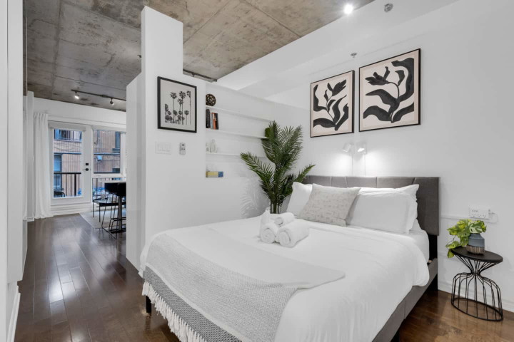 Suite 306 Downtown Montreal | W/ Balcony, Queen Bed, Sofa Bed, Parking & 55` Tv - Brossard