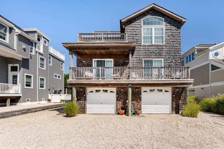 Beautiful Harvey Cedars Home - Barnegat Light, NJ