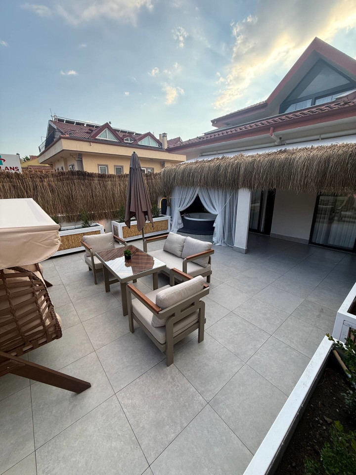 1+1 House With Private Terrace, Jacuzzi And Pool, And A View Of Babadağ - Ölüdeniz