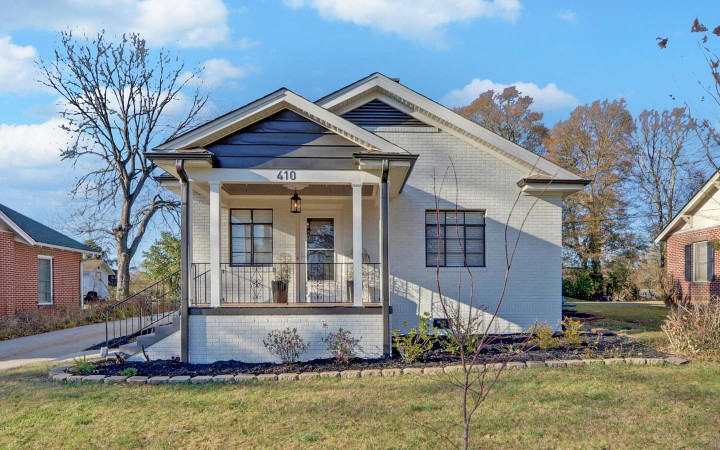 Vintage Vibes In The Heart Of Gainesville - Gainesville, GA