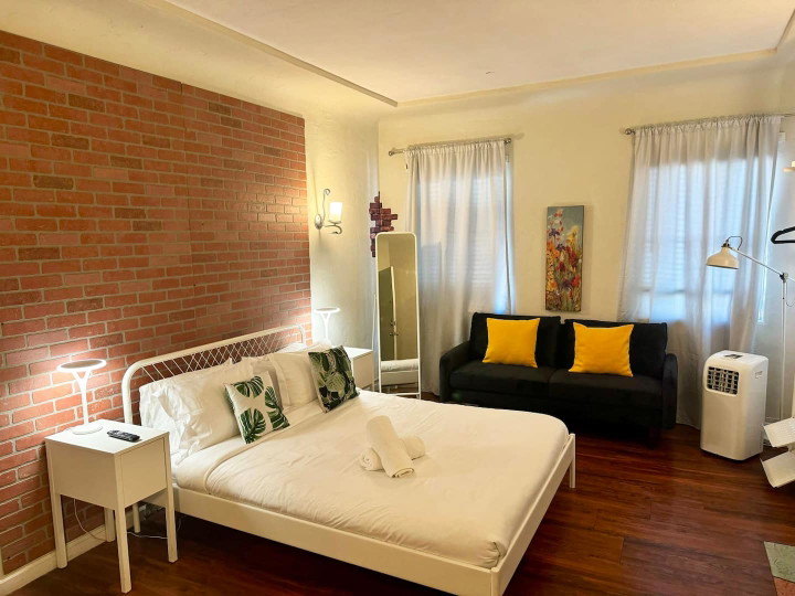 Incredible Dtlb Bachelor Studio Smarttv/netflix - Long Beach, CA