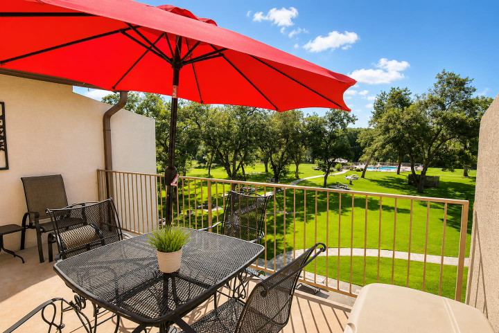 Jack's Penthouse | Guadalupe River | Walk To Comal - New Braunfels, TX