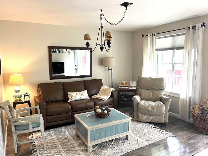 Good Shepherd Farm Guest Cottage - Poulsbo, WA