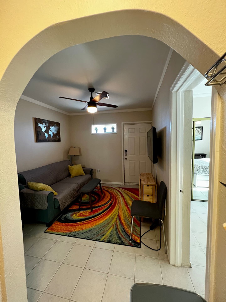 Cozy Private Suite  Fast Wifi  Prime Location - Las Vegas, NV
