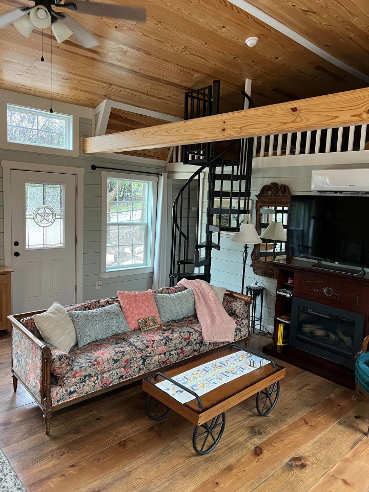 Cozy Country Cottage; Family Retreat - Hamilton, TX