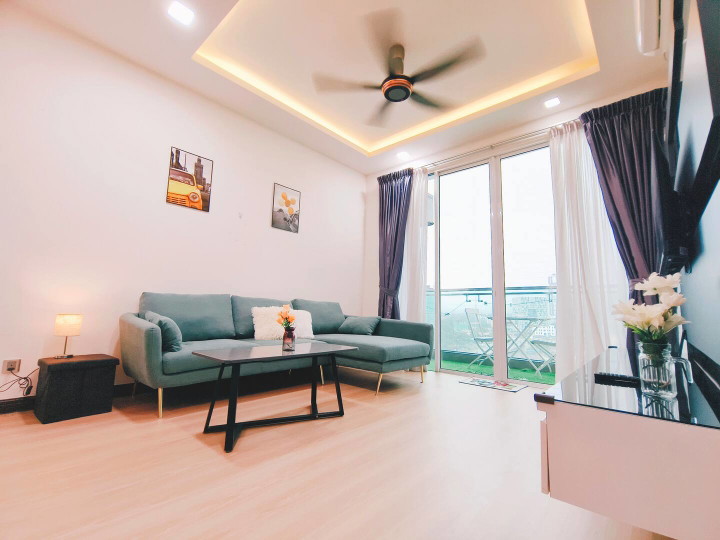 Large 4bed W Jacuzzi Bathtub@ciq - 3 Free Parking - Sembawang