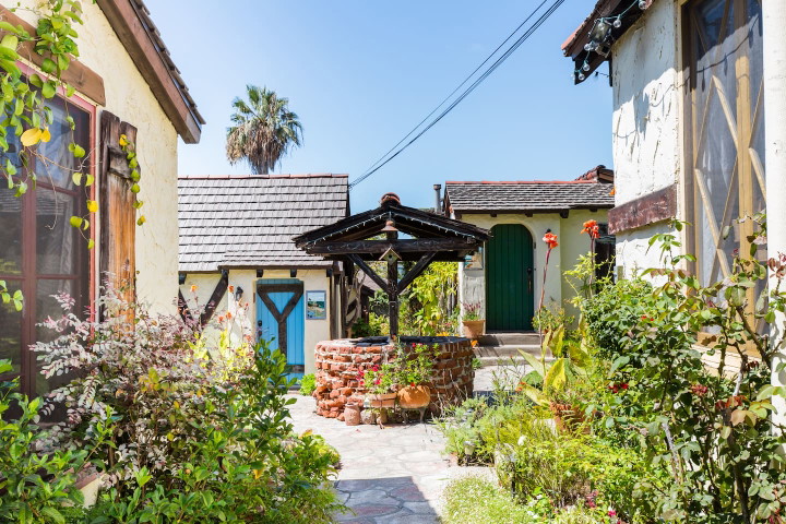 Charming Manzanita Red Cottage - Laguna Woods, CA
