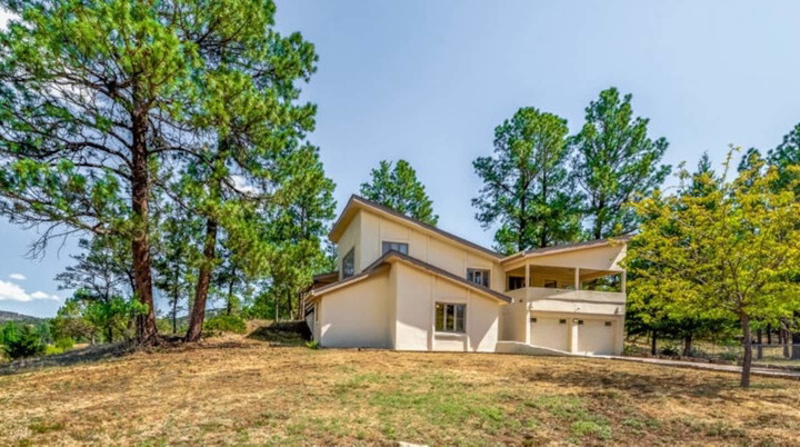 Tee To The Green: Awesome Architecture & Hot Tub! - Ruidoso, NM