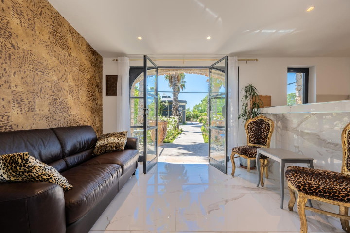 Air-conditioned Provençal Mazet, Pool View, Parking - Aix-en-Provence