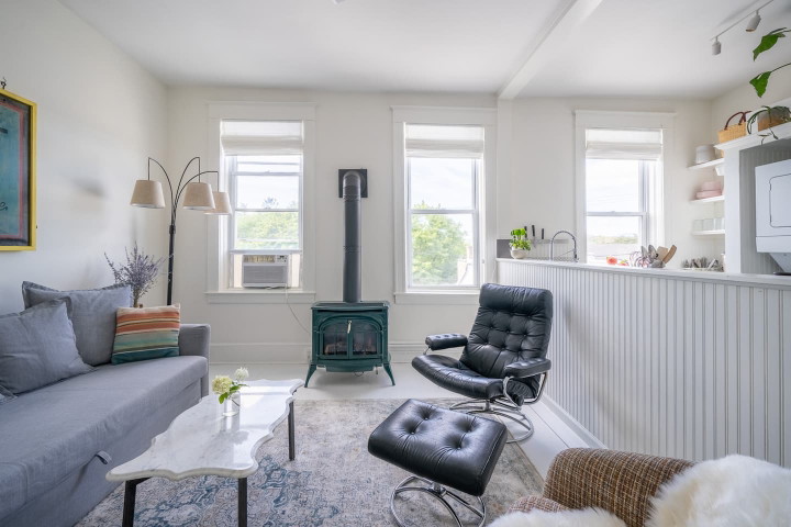 Romantic Warren St Penthouse W/catskill Mtn Views - Hudson, NY