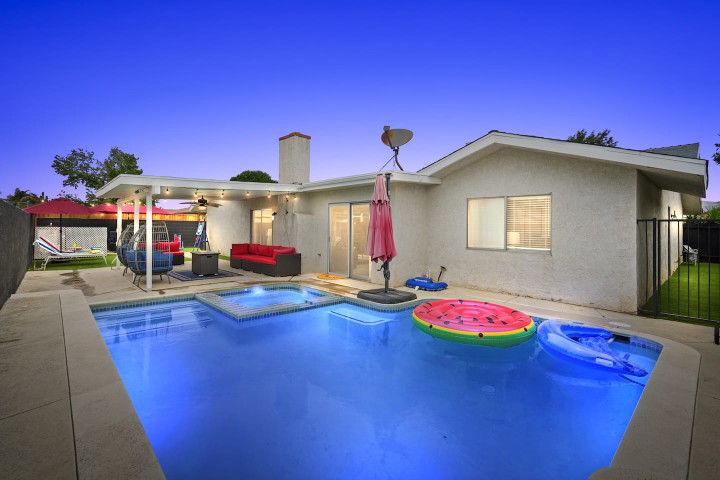 Jacuzzi | Pool | Games | Firepit | Bbq | Sleeps 14 - San Jacinto, CA