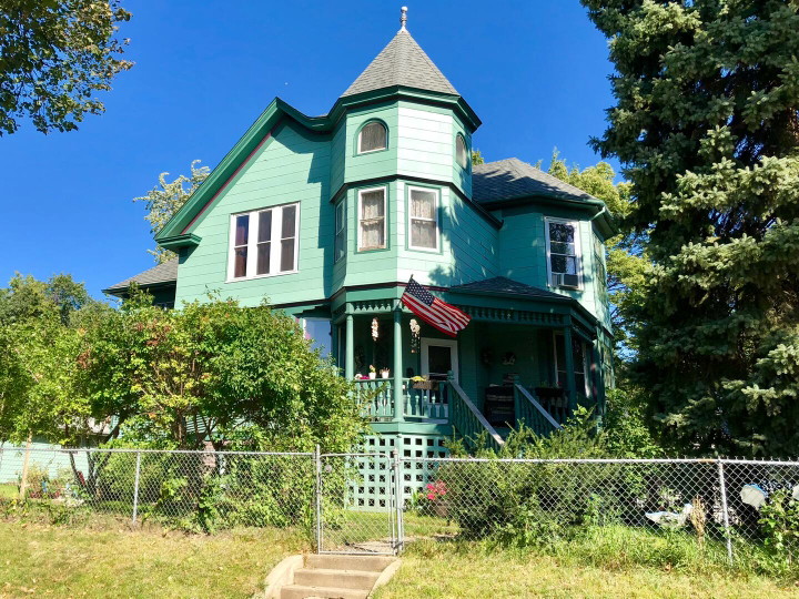 Garden View Retreat | King Bed Near Downtown - Sioux Falls, SD