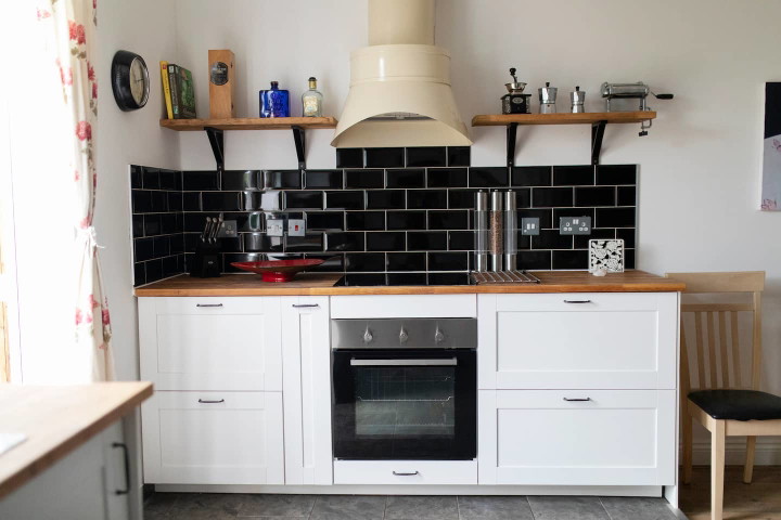 Cheerful 3 Bedroom Home With Fireplace And Patio - Bristol