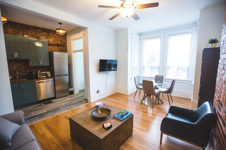 Main Floor 1 Bedroom Apartment With High Ceilings - Toronto