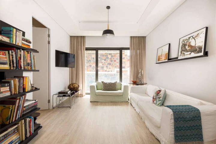 Spacious De Waterkant Retreat | 2 Ensuite Bedrooms - Camps Bay