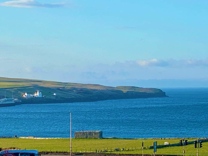 Beautiful Spacious 2 Bedroom Sea View Apartment - United Kingdom