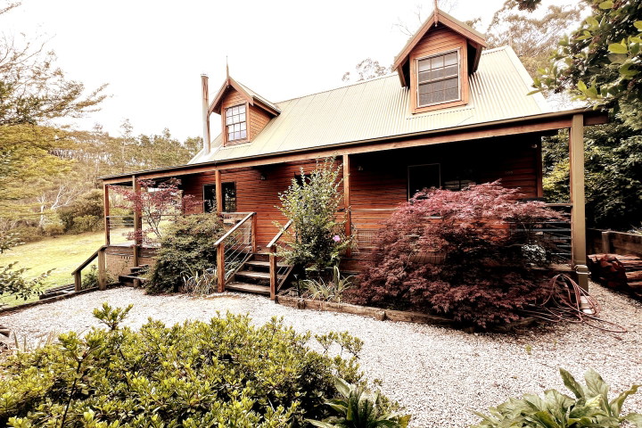 Imis Cottage - 3 Bedroom Cottage (Sleeps 8) - Katoomba