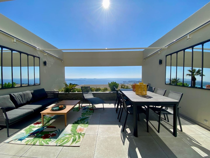 Superb T2 - Terrace - 180 Sea View - Swimming Pool - Bandol