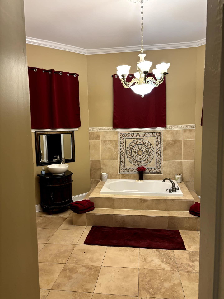 Historic Studio W/ Kitchen - Jacksonville, NC