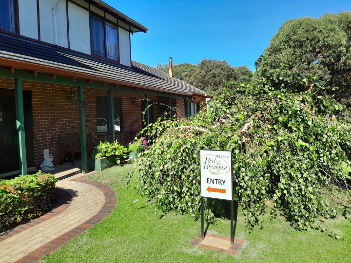 Big Grove Bed& Breakfast-room 3
1bed Option Also - Albany