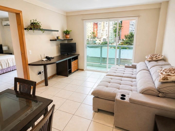 Apartamento Amplo Com Varanda Próximo Ao Batel - 쿠리티바