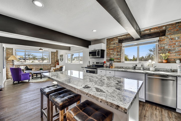 Spacious 1250 Square Feet Completely Remodeled - Carefree, AZ