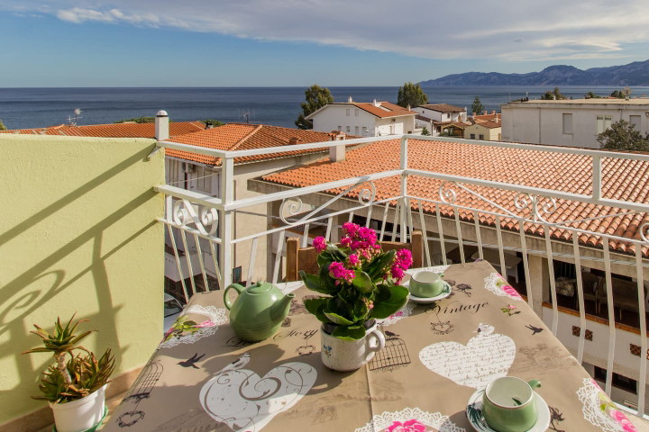Attic Apartment With Sea View, 40 Metres From The Beach. Wi-fi - Dorgali