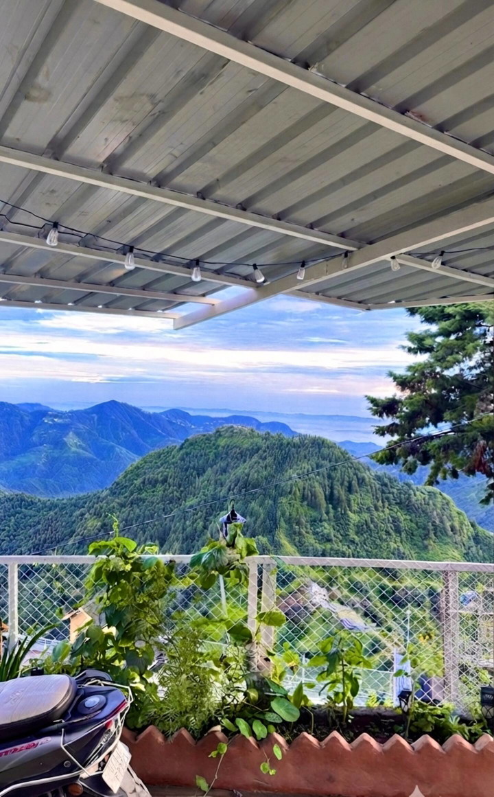 Windy Pines Standalone Cottage With View & Kitchen - Dhanaulti