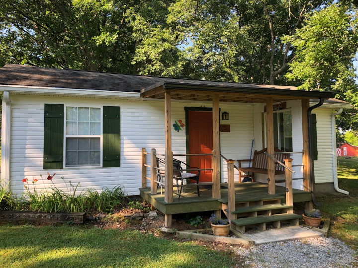 Ollie's Place Cottage - Brentwood, TN