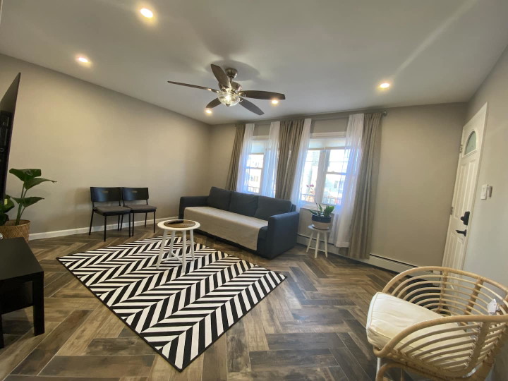 Mins To Nyc +Parking 2b1b Modern Home - Manhattan, NY