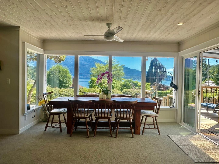 Captain's Cottage - Ocean & Mountain Views - Bowen Island