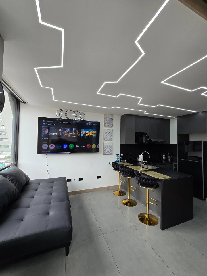 Black Neo La Carolina Includes Parking - Quito (Ecuador)