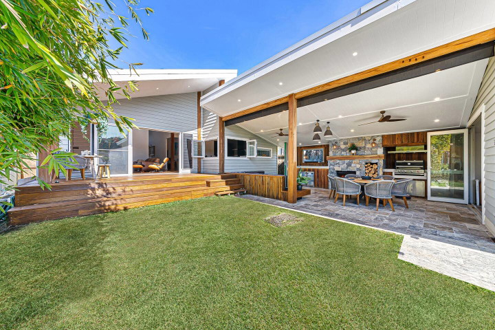 Resort Style Retreat Near Beach, With Heated Pool - Australia