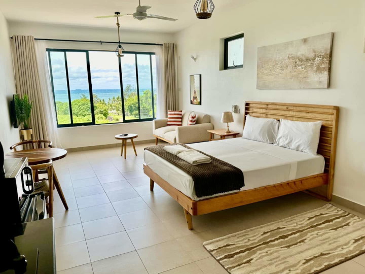Shanzu /Gokart, Seaview Studio, Pool Walk To Beach - Mombasa