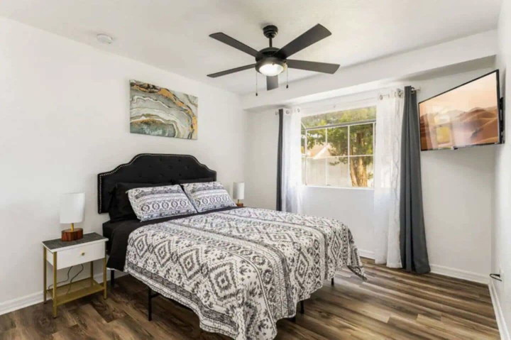 Room Utilities & Wi-fi Included! - Orlando