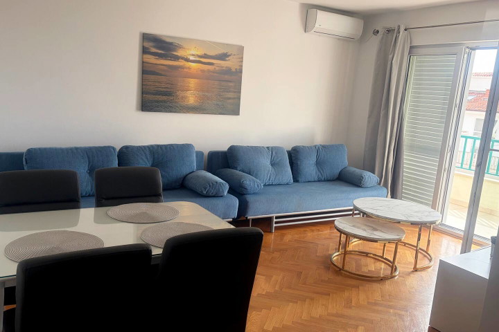 A-18170-a Appartement Avec Le Balcon Et La Vue Sur - Makarska