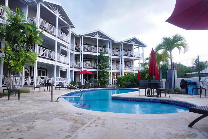 17 Lantana - Stunning Ground Floor 3 Bed Apartment - Barbados
