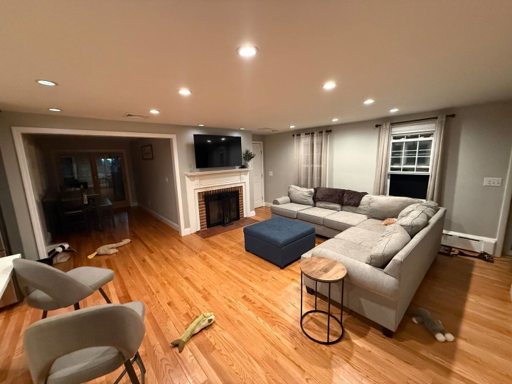 Toms Lake House - Foxborough, MA
