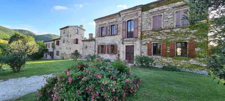 Colgiglione, Un Borgo Nella Verde Umbria - Włochy