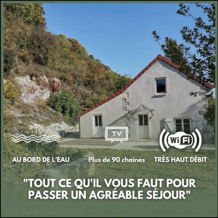 L'alcôve Des Falaises Et Ondines - Dole