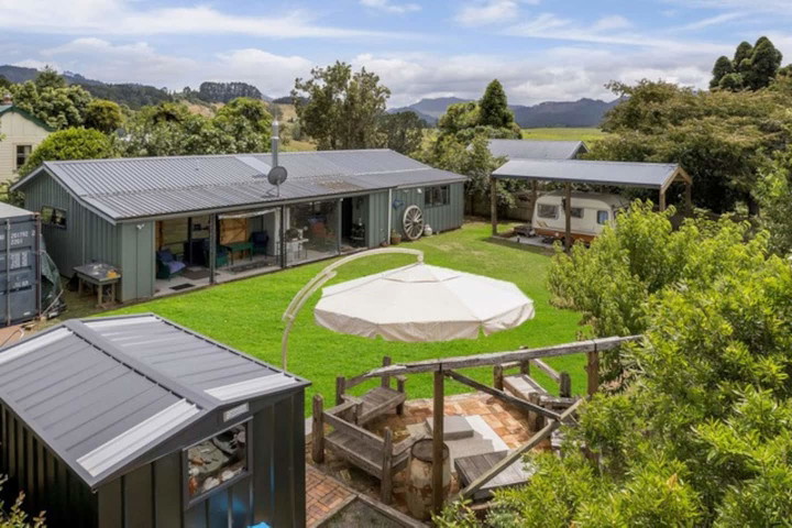 Cartwheel Cabin, Waikino - Paeroa
