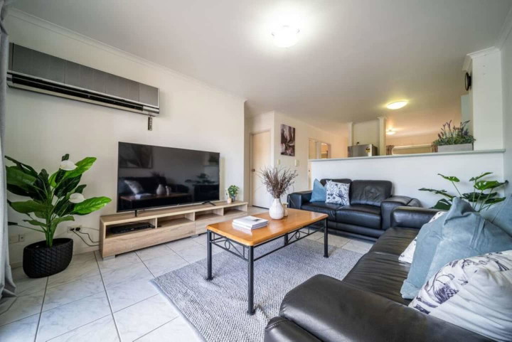 Sage On Bewesrelaxed Cbd Base With Tennis Court - Prospect