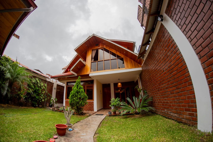 Casa Machi (Familiar)
¡A Dos Cuadras De La Plaza! - Villa Rica