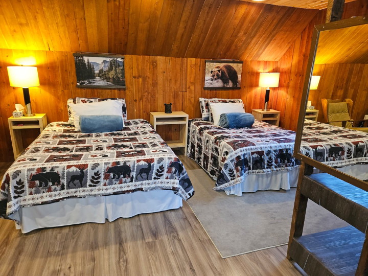 Private Large Apartment Cabin Style - Steinbach