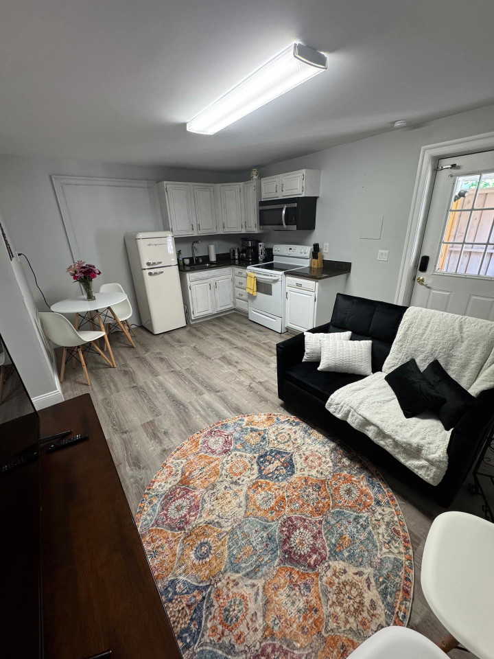 Cozy Stylish Suite  Private Entrance - Rockville, MD