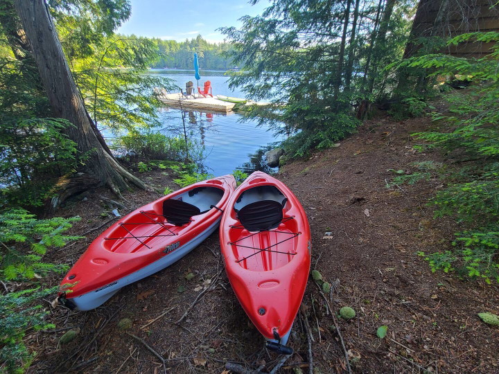 Peaceful Rustic-luxury Lakefront Cottage Getaway For Couples & Family - Algonquin Provincial Park