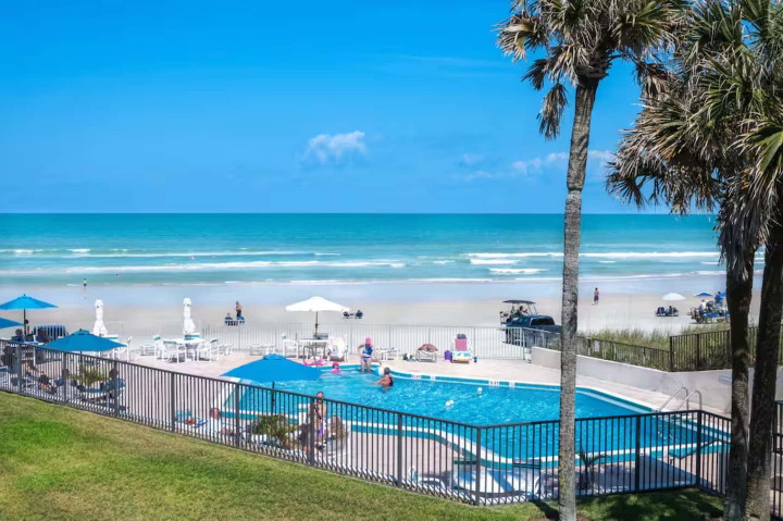 Ocean & Pool View Direct Beach Access Near Flagler - New Smyrna Beach, FL