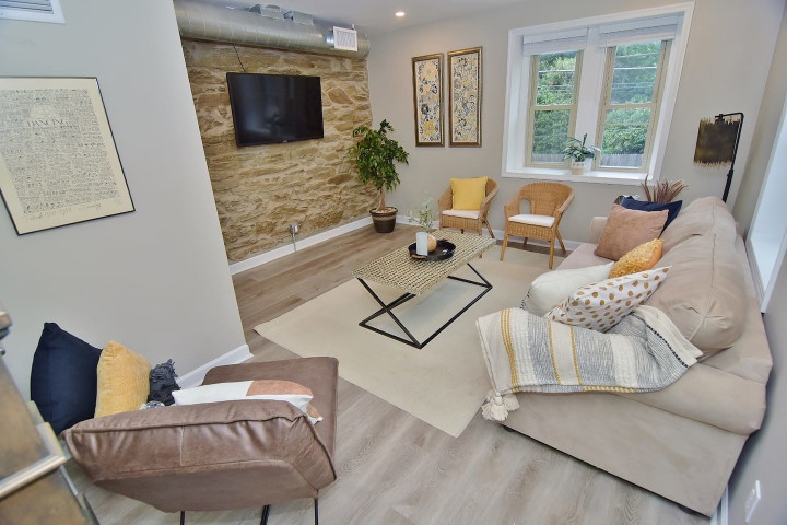 Patio/chestnut Hill / 2 Br/ 1.5 Ba - Chestnut Hill, PA